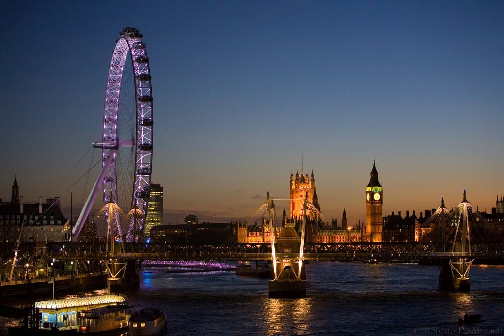 C17 - The Parliament, Big Ben and the Eye over the Thames - London ...